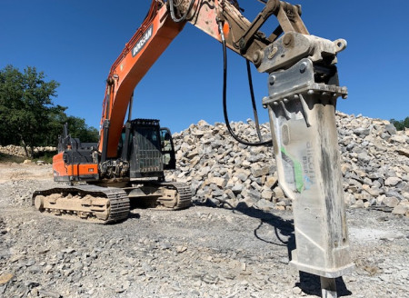 DAEMO Engineering - Hydraulic Breakers