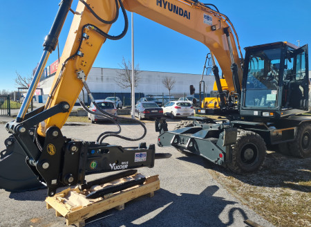 DAEMO Engineering - Hydraulic Breakers