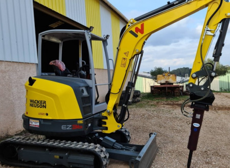 DAEMO Engineering - Hydraulic Breakers