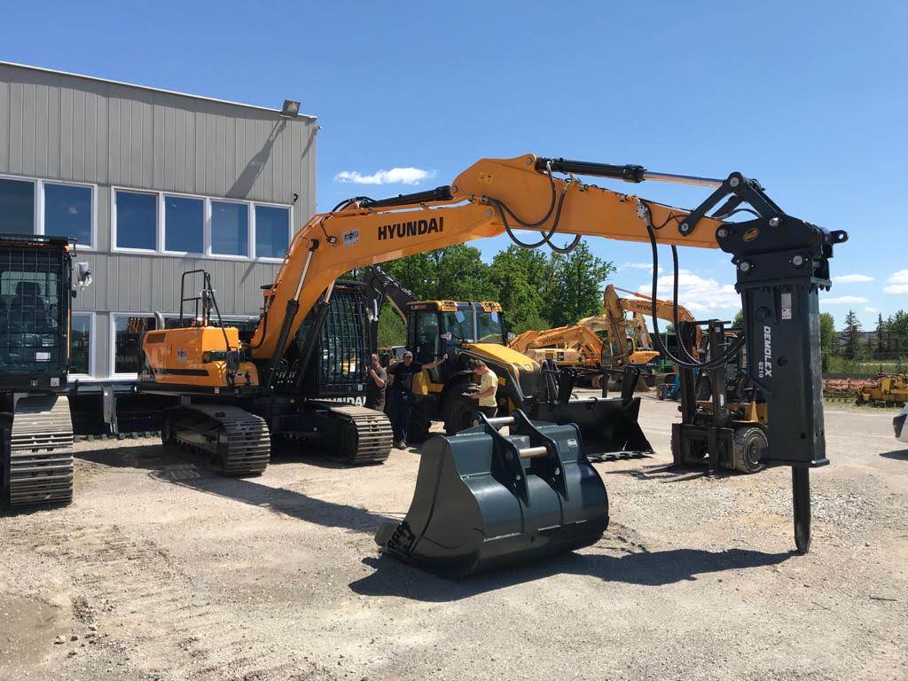 DAEMO Engineering - Hydraulic Breakers