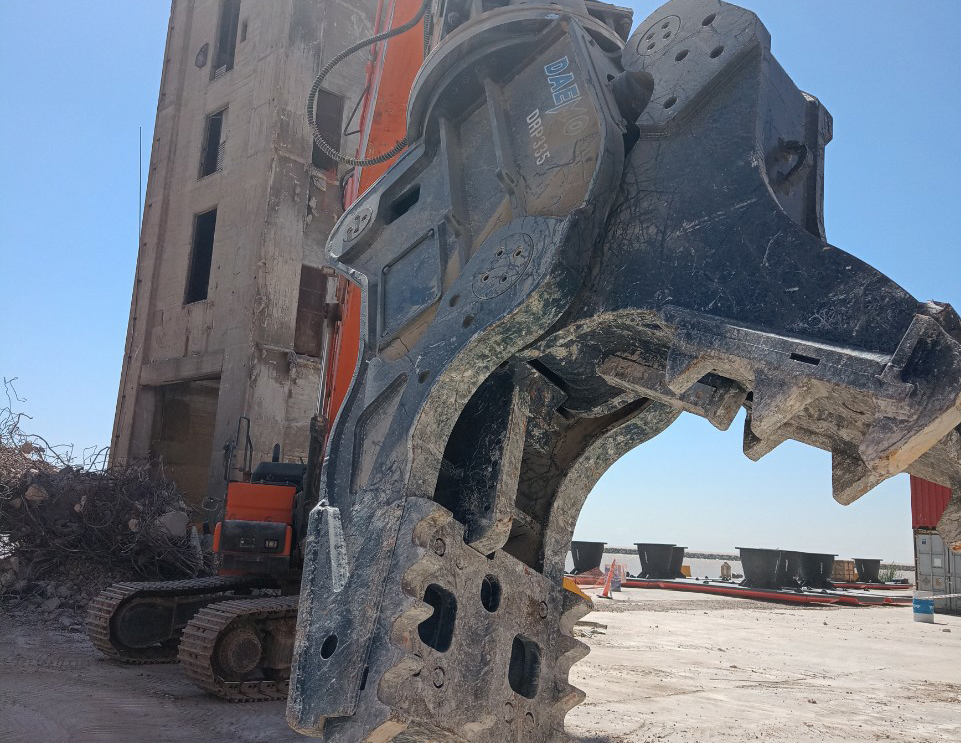 DAEMO Engineering - Demolition Attachments