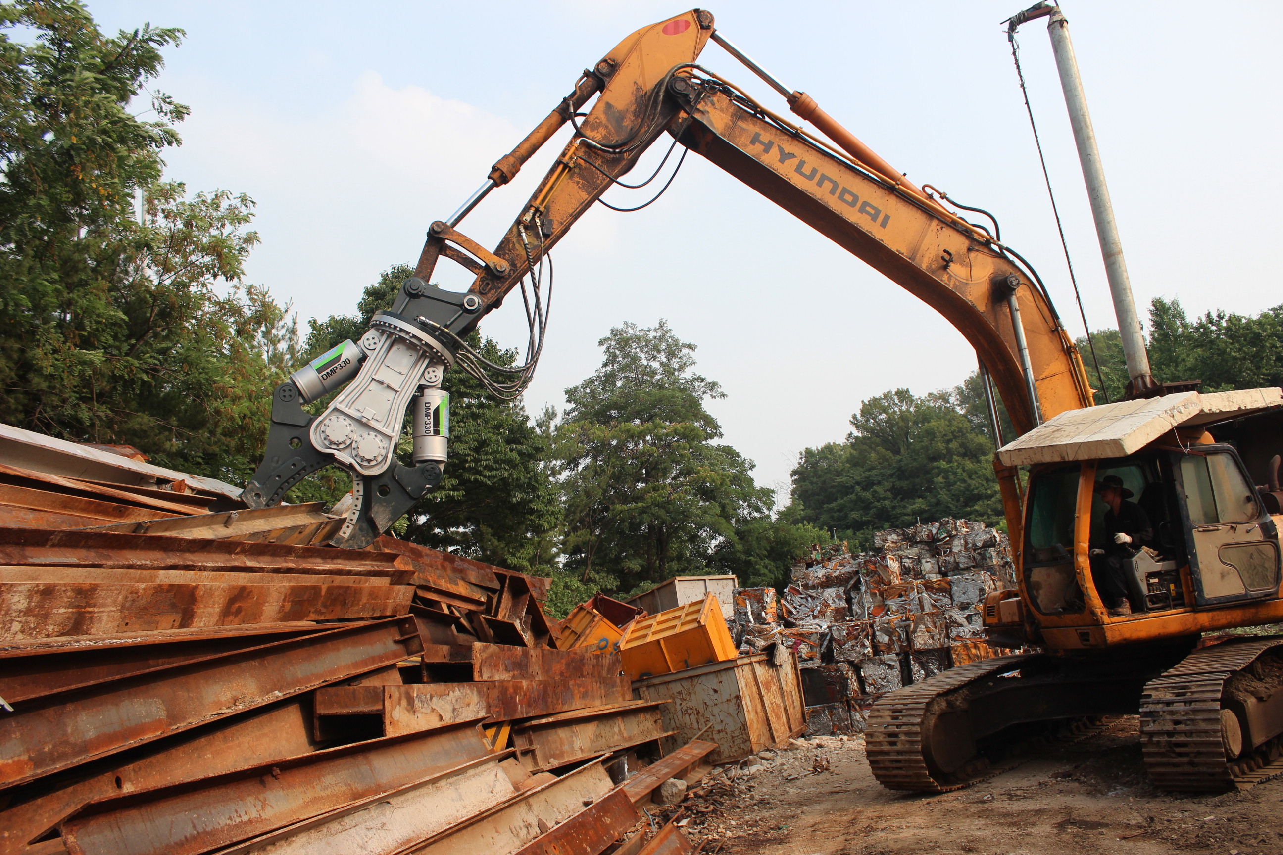 DAEMO Engineering - Demolition Attachments