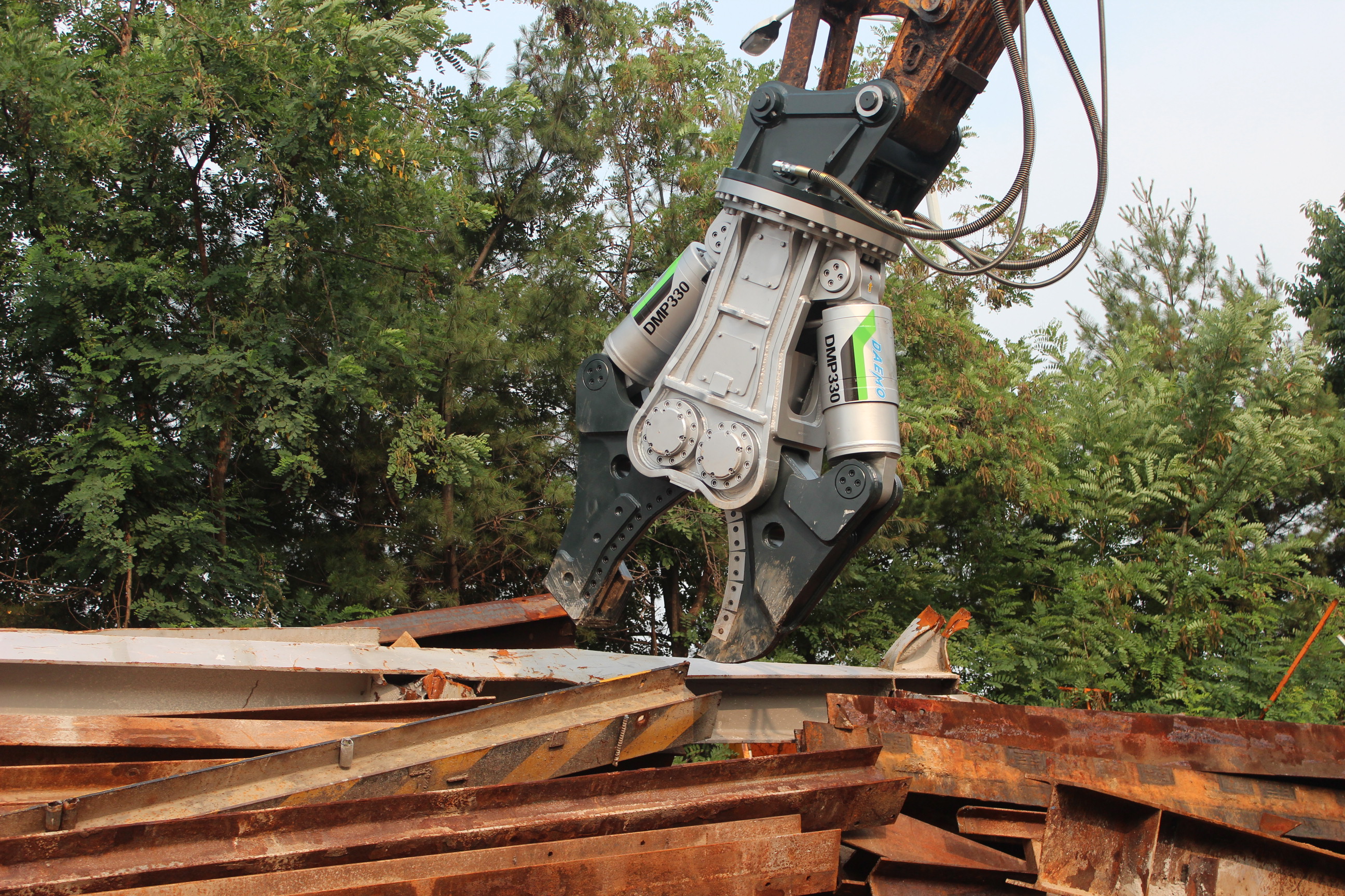 DAEMO Engineering - Demolition Attachments