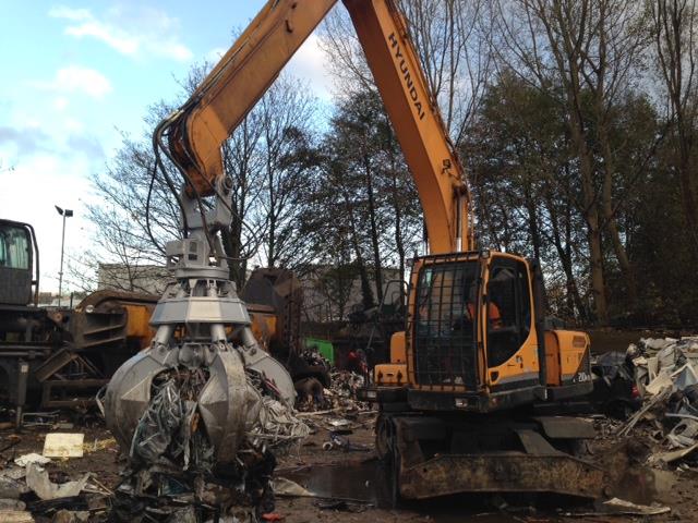 DAEMO Engineering - Handling Attachments